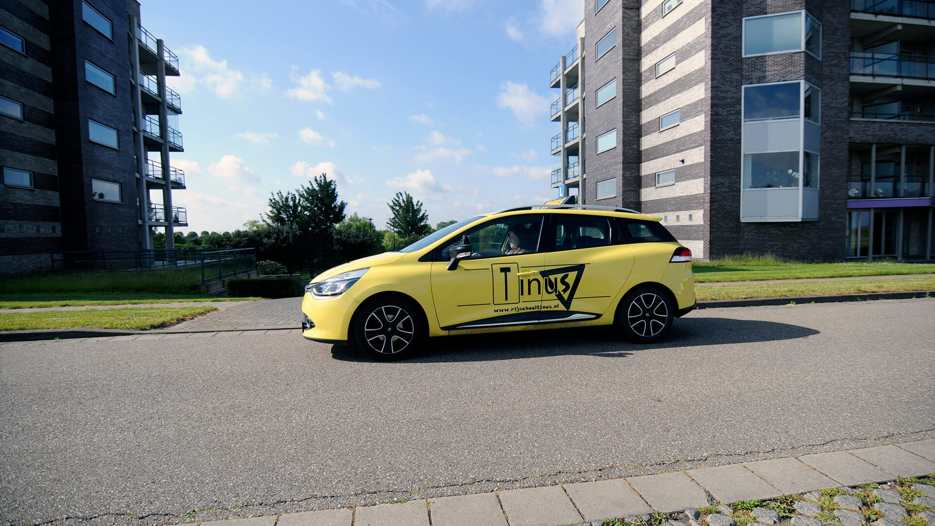 Rijles vanaf €36,25 incl. examen etc.- Rijschool Tinus Zeeuws-Vlaanderen